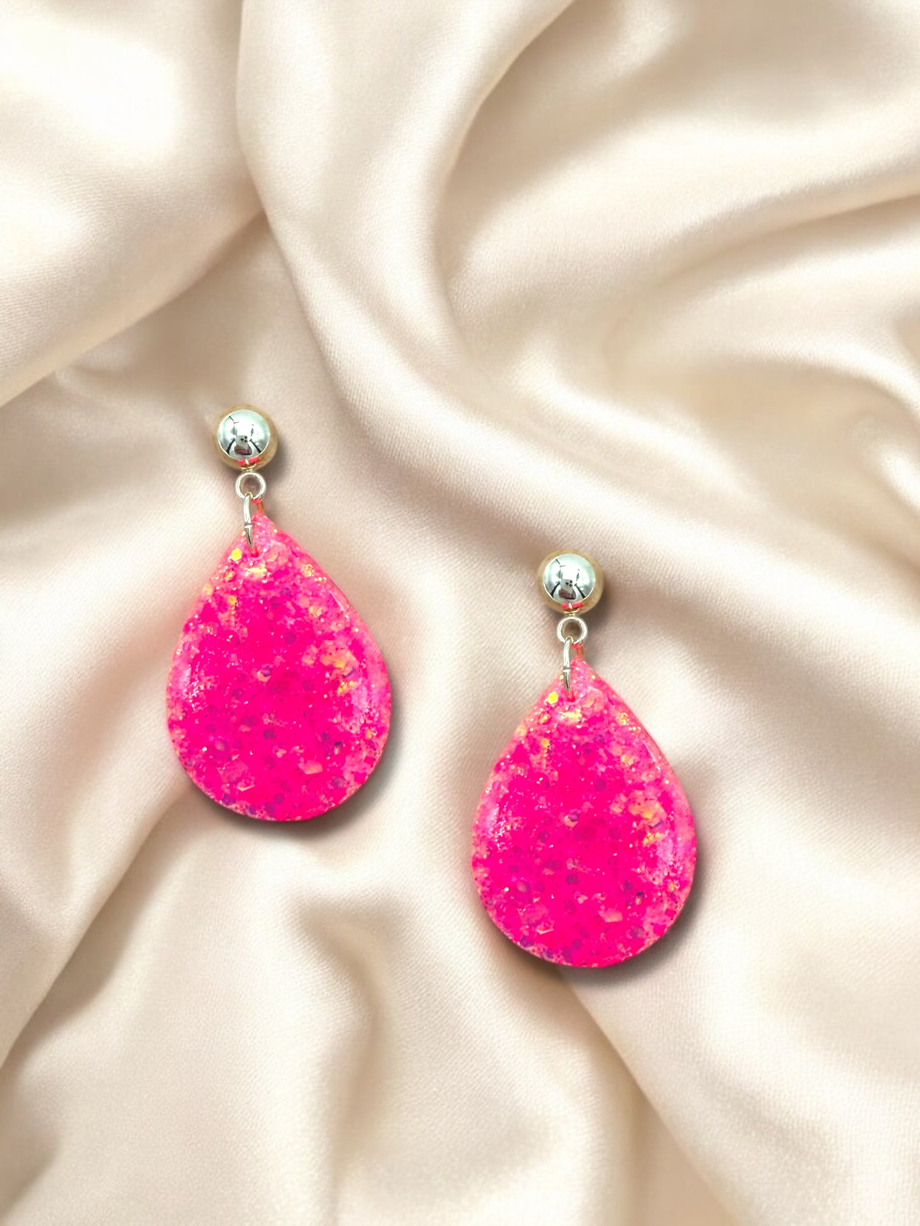 MINI Dangle Vibrant Pink – Willowandcoaccessories