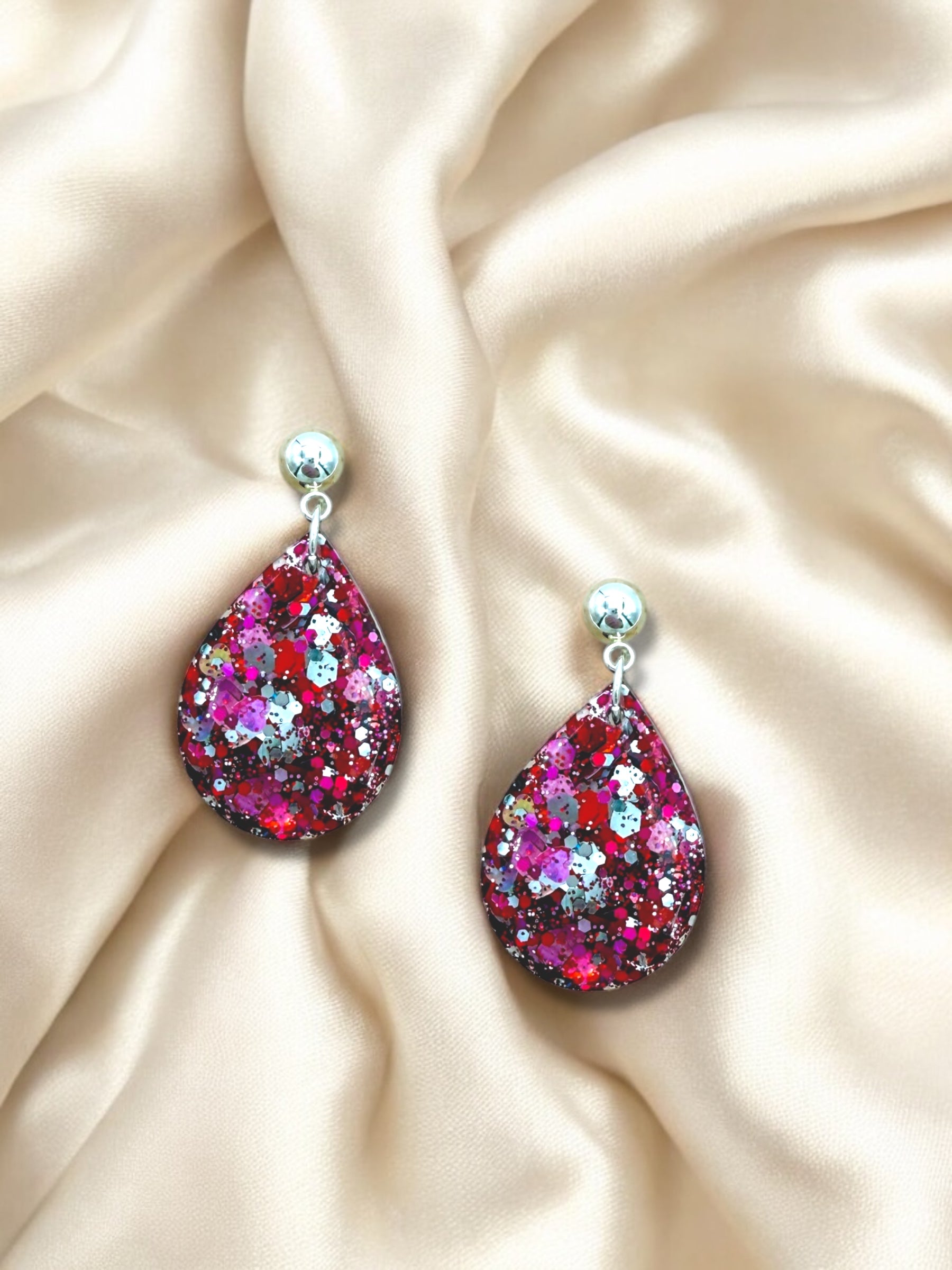 MINI Dangle Valentines hearts – Willowandcoaccessories