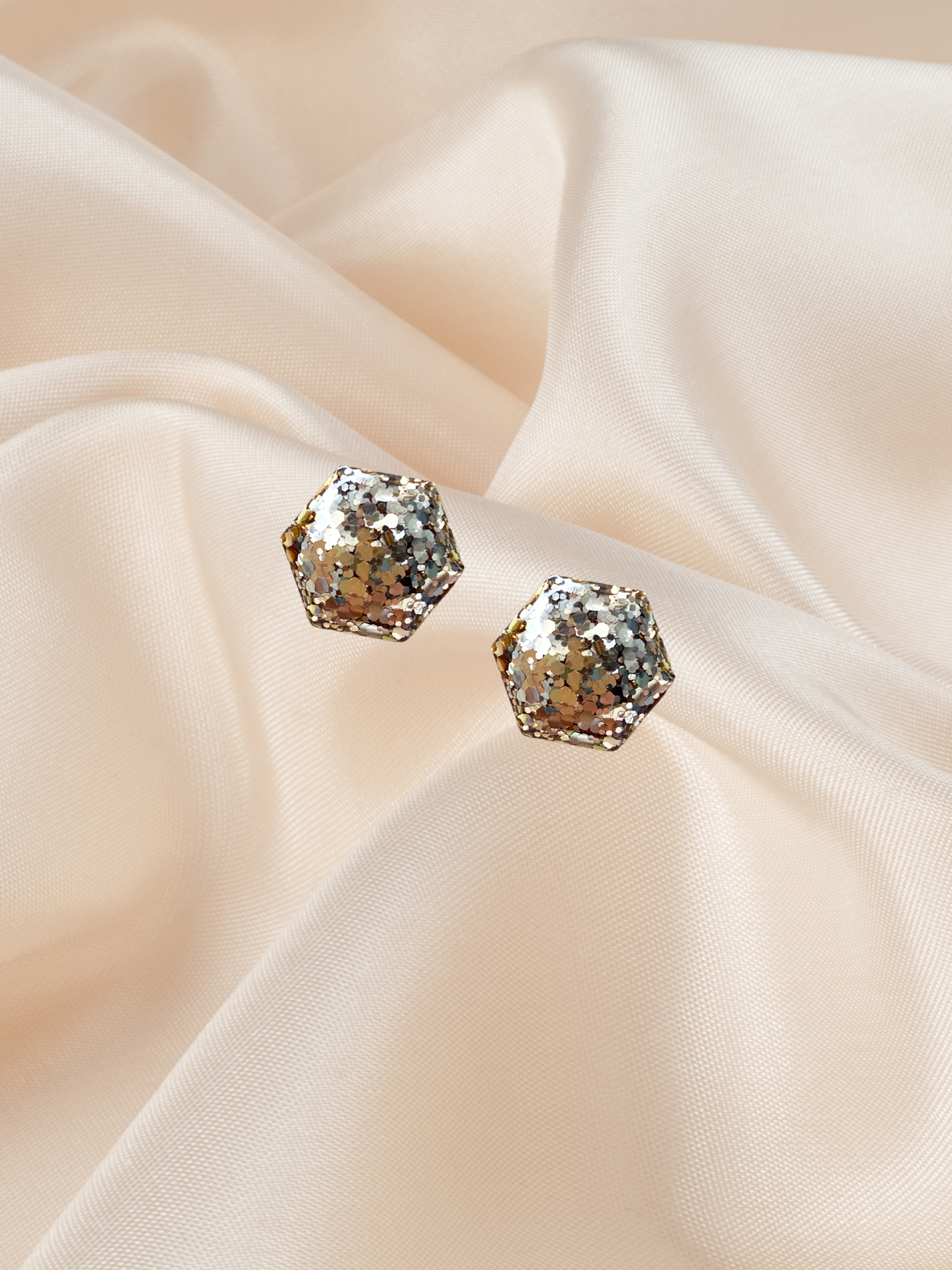 1.5 Hex Stud Golden Hour – Willowandcoaccessories